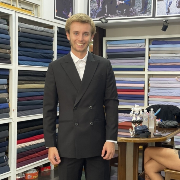 Simon The Tailor - The Best Hoi An Tailor.